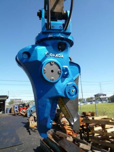 Okada- Crusher/Shear Combo Attachment - Solid Equipment Company